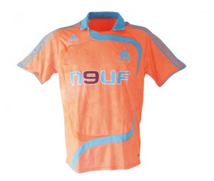 Are there any teams with Orange and Blue Kits? : r/soccer